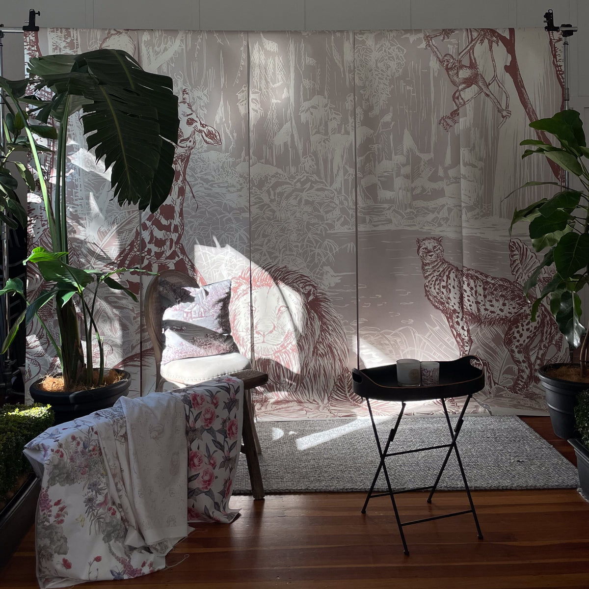 Glorious Jungle Mural Wallpaper – Maggie Lam